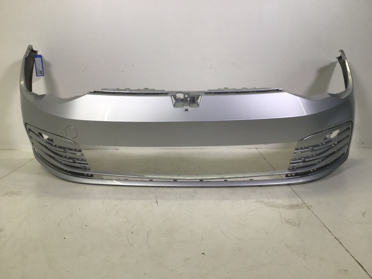 Bumper voorkant VW Golf VIII (CD) 2.0 TSI R 4motion 235 kW 320 PS (09. ...