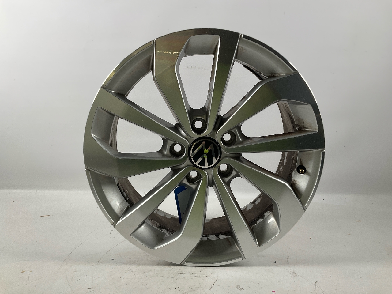 Rim light Alloy VW T-Roc Cabrio (AC7) 1.0 TSI 81 kW 110 PS (09.2020 ...